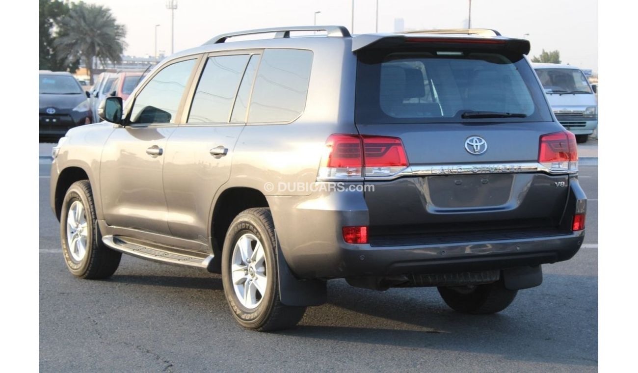 Used Toyota Land Cruiser 2021 for sale in Dubai - 558574