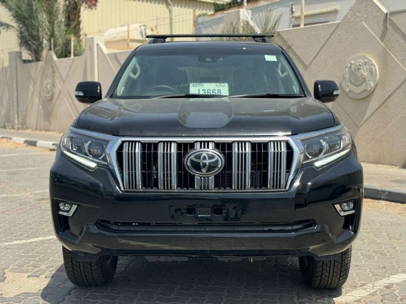 Used Toyota Land Cruiser 2022 for sale in Dubai - 777772
