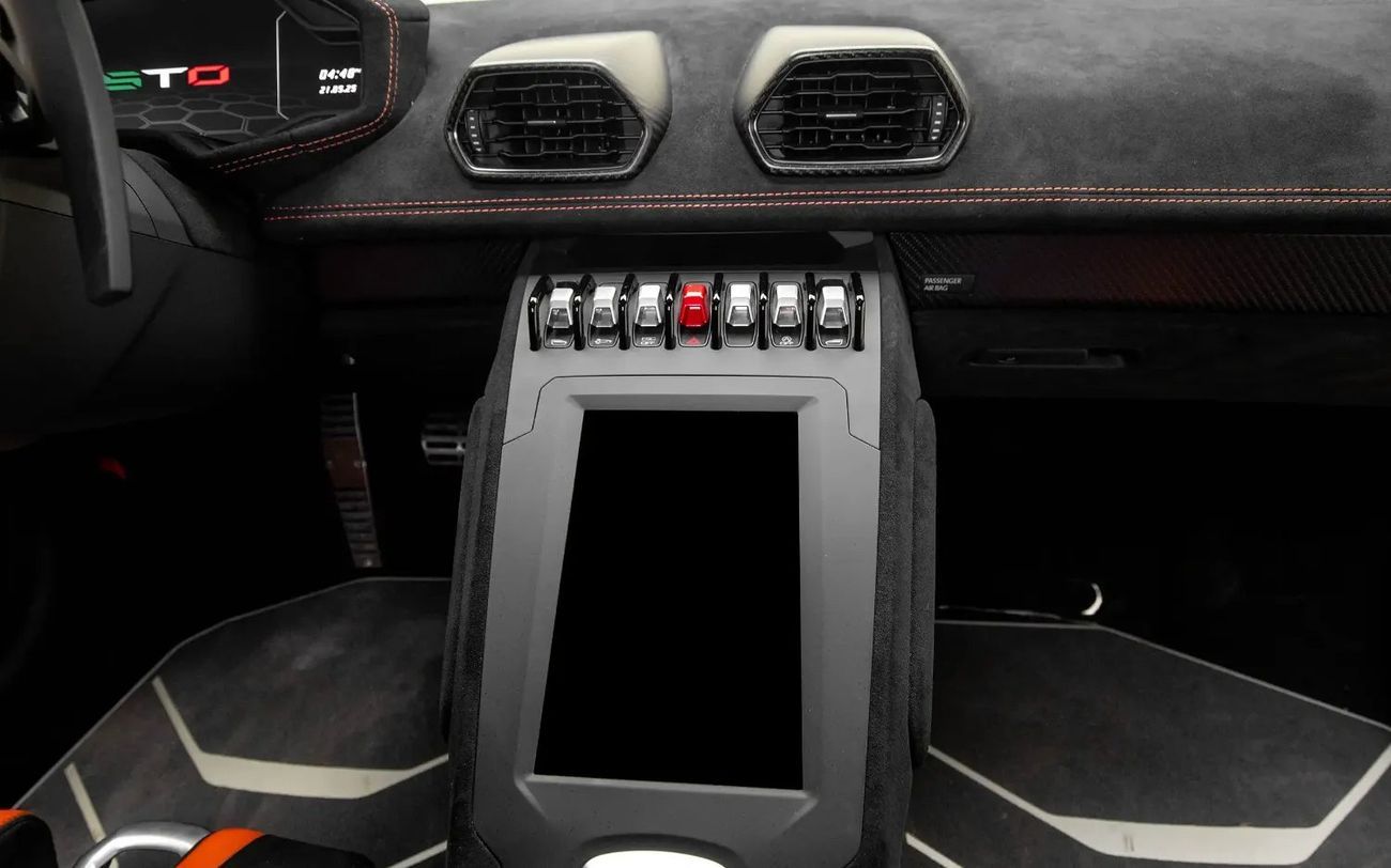 Used Lamborghini Huracan STO - GCC Spec 2022 for sale in Dubai - 860912