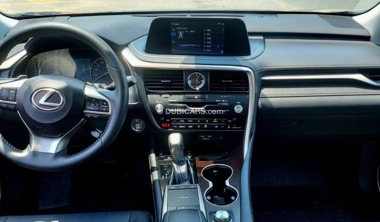 Used Lexus RX350 2021 clean title 2021 for sale in Dubai - 648418