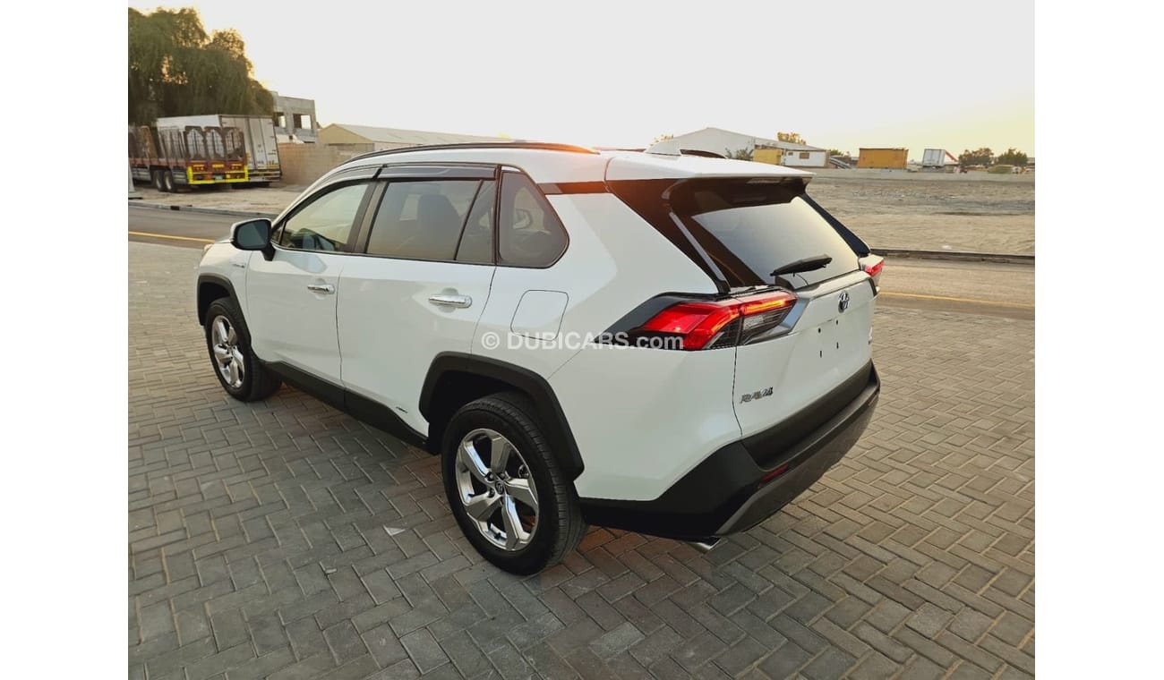 Used Toyota RAV4 Hybrid full option 2021 for sale in Dubai - 699218