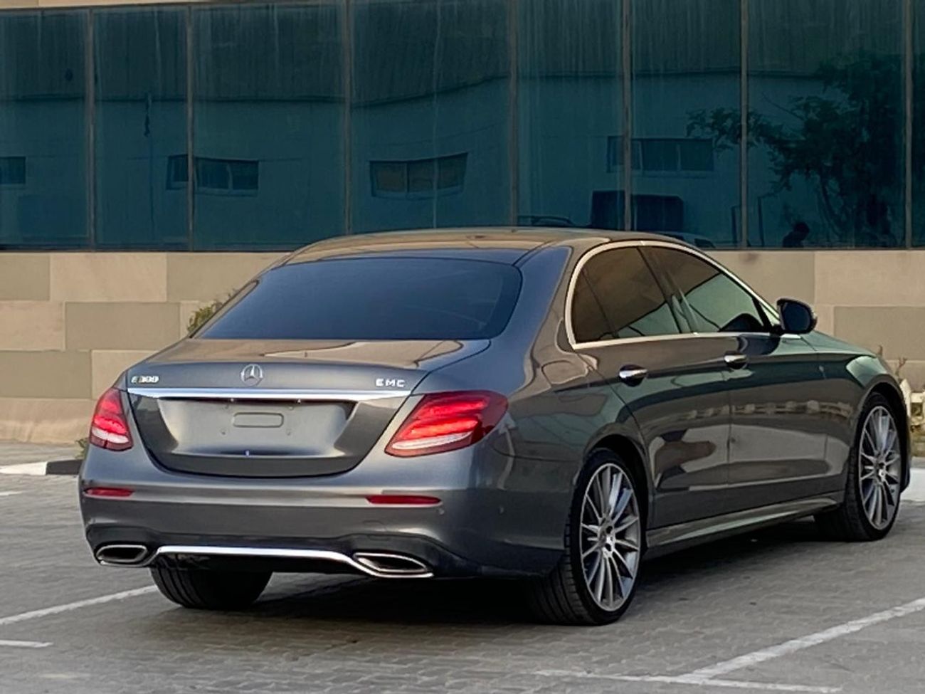 Used Mercedes-Benz E300 Std 2018 for sale in Dubai - 744367