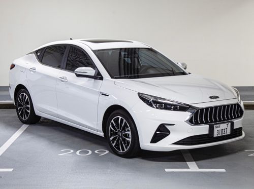 JAC J7 Price in UAE, Images, Specs & Features